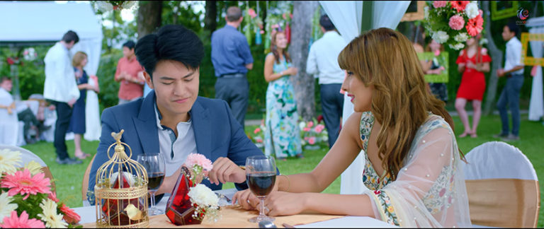 Intu Mintu Londonma movie review: A glamorous movie without substance ...