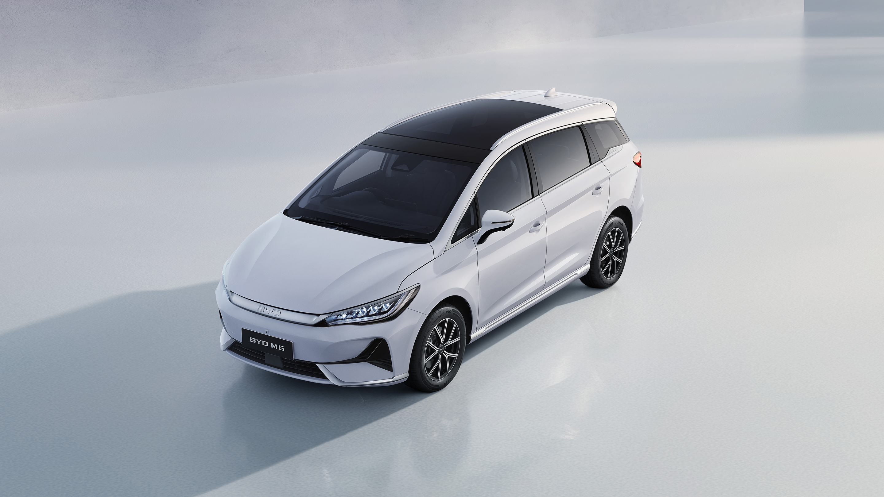 2024 BYD M6: Simple and modern 7-seater electric MPV launched in Nepal ...